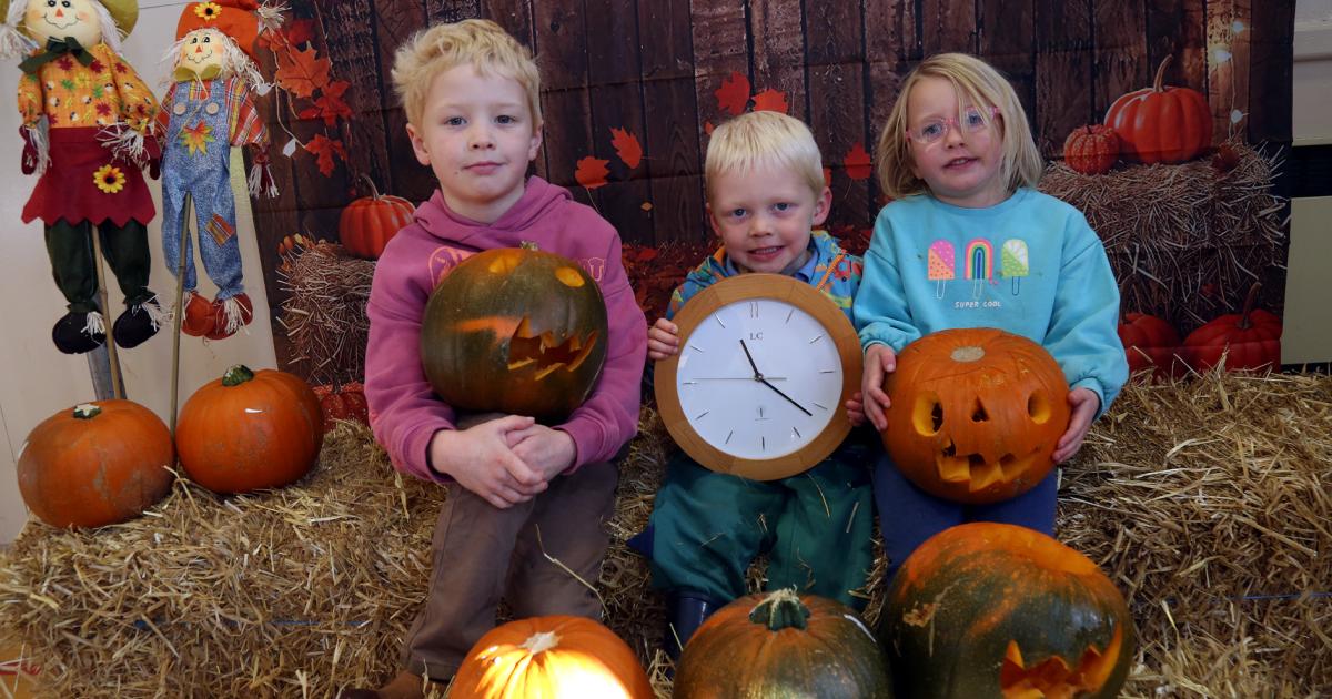 Clocks go BACK this weekend - Photo 1 of 1 - Alpha Newspaper Group