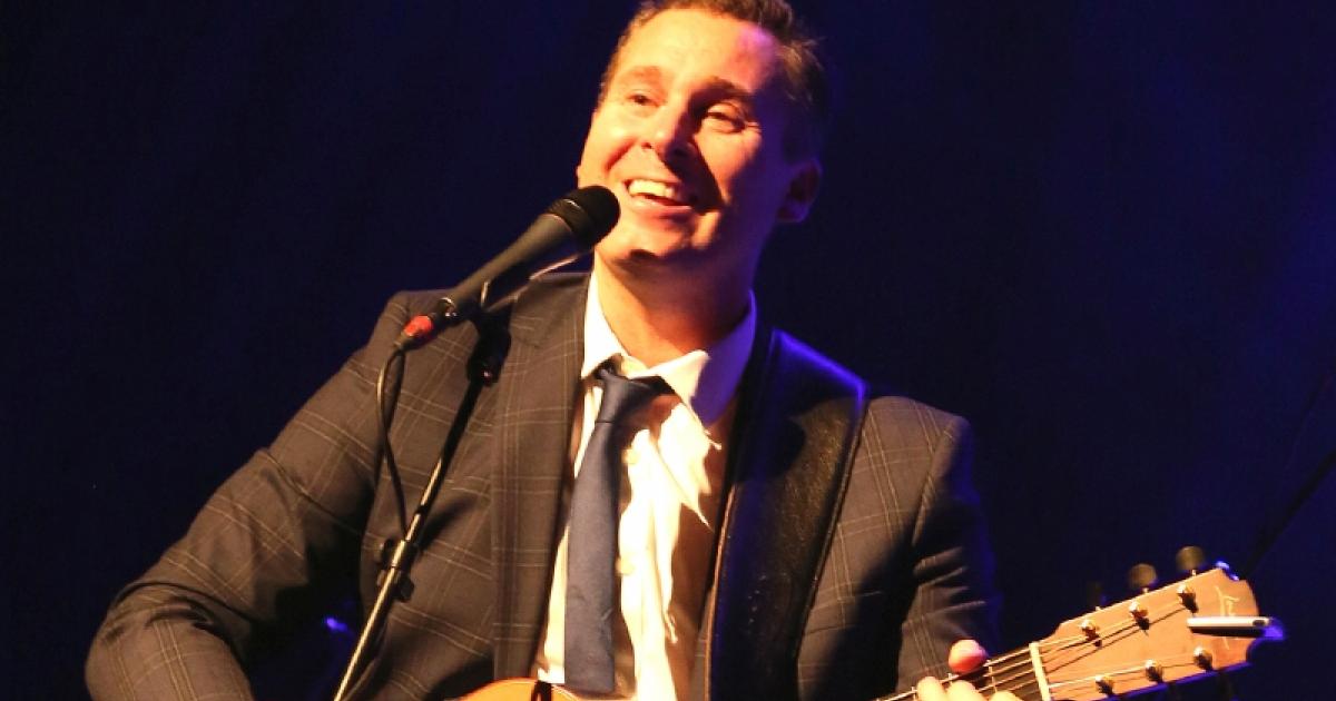 Standing ovation for Omagh tenor Daryl Simpson at new album launch ...