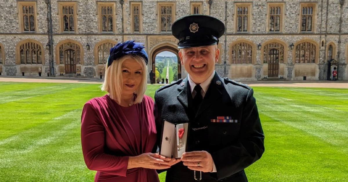 Chief Inspector Graham Dodds receives MBE at Windsor Castle - Photo 1 ...