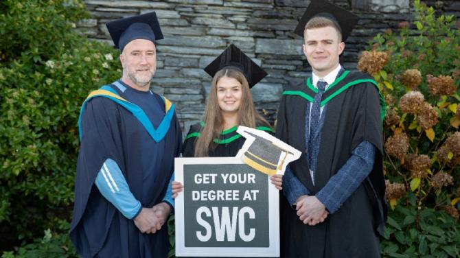 South West College celebrates achievements of Higher Education students ...